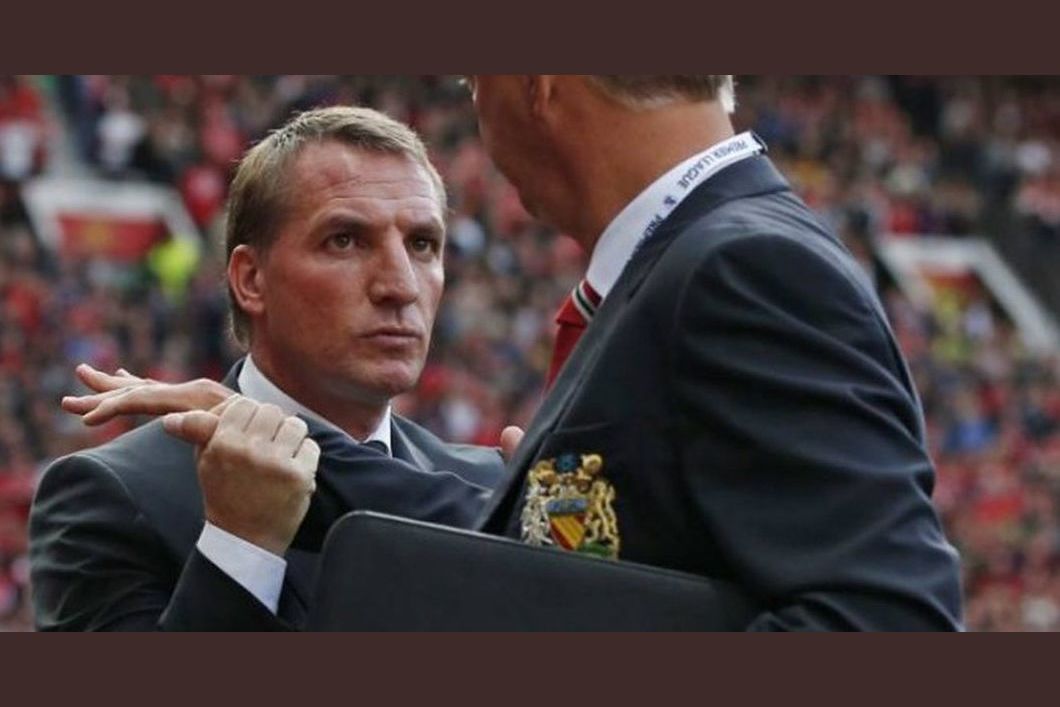 Is this the most awkward handshake ever?