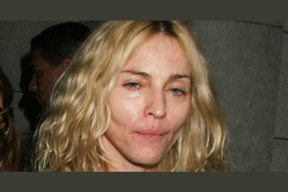 15 Stars With And Without Makeup!