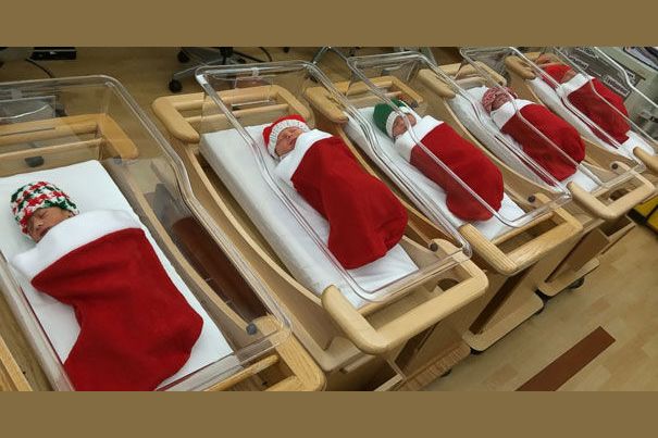 Hospitals Putting Up Christmas Decorations Proves That Christmas Cheer ...