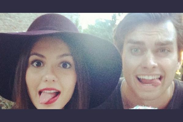 Victoria Justice más enamorada que nunca y... ¿apunto de casarse?