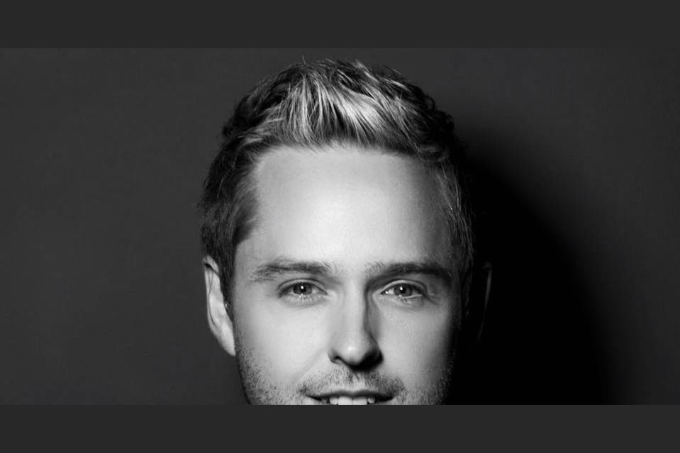 Are you a Derek Ryan superfan?