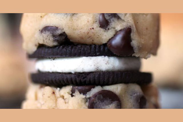 23 Irresistibly Dreamy Ways To Eat Oreos