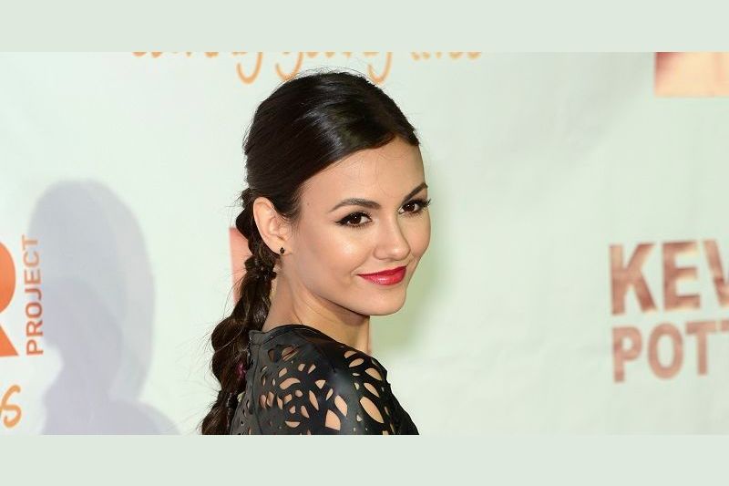 OMG! Este atuendo de Victoria Justice lo es TODO