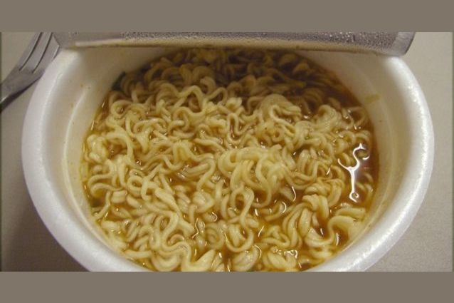 18 Depressing Food Habits We All Had In College