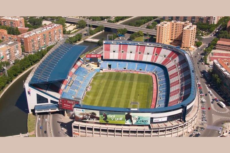 Qual é o estádio e a que time pertence?