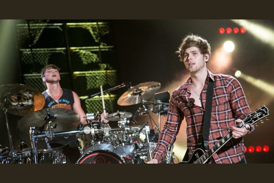 Complete the Tweet - 5SOS Edition