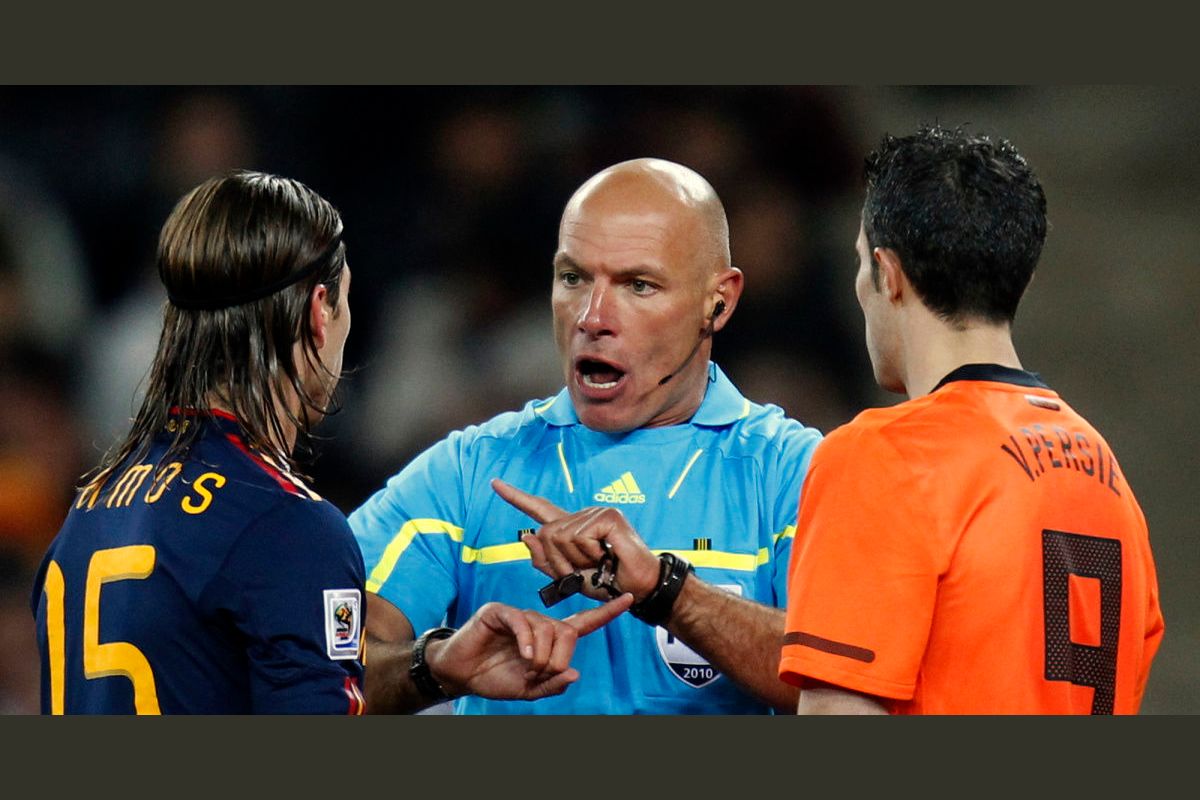 Crezi ca ai calitati de arbitru? Afla ce arbitru celebru esti!