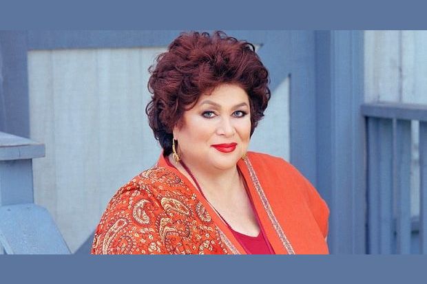 11 Reasons We Can't Wait To See Miss Patty In The Gilmore Girls Revival