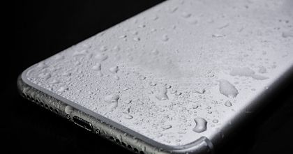 Here Are the Reasons Why You Need a Waterproof Smartphone