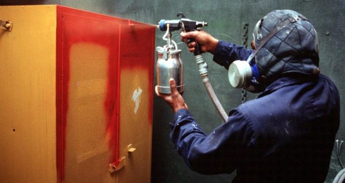 How to use a paint sprayer with air compressor