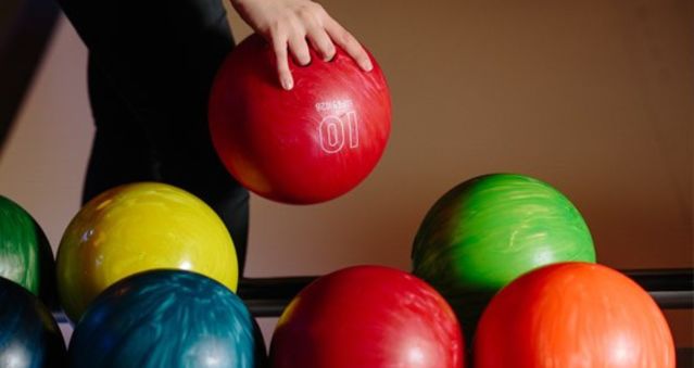 Tips on How to Curve a Bowling Ball
